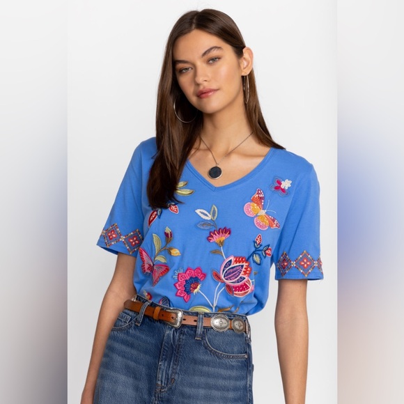 Johnny Was | Tops | Johnny Was Gracey Trapunto V Neck Tee Shirt Blue ...
